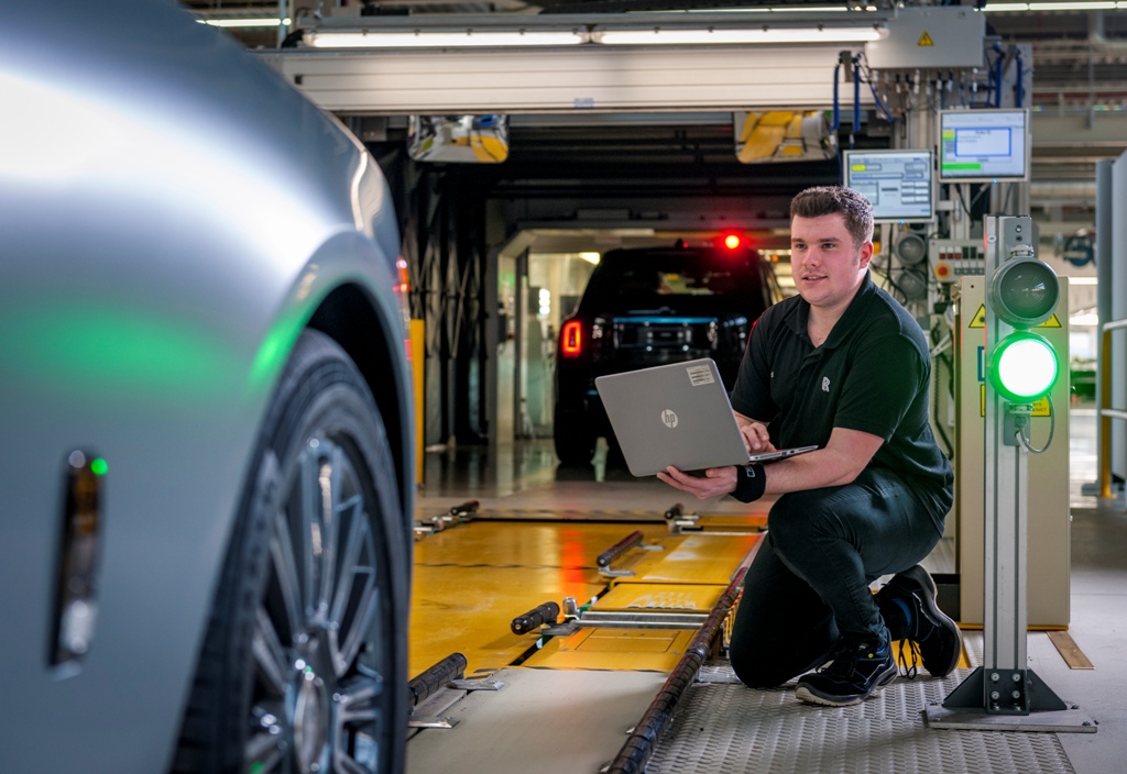 Rolls-Royce Motor Cars Gets Hands-on With Future Talent - Autos ...