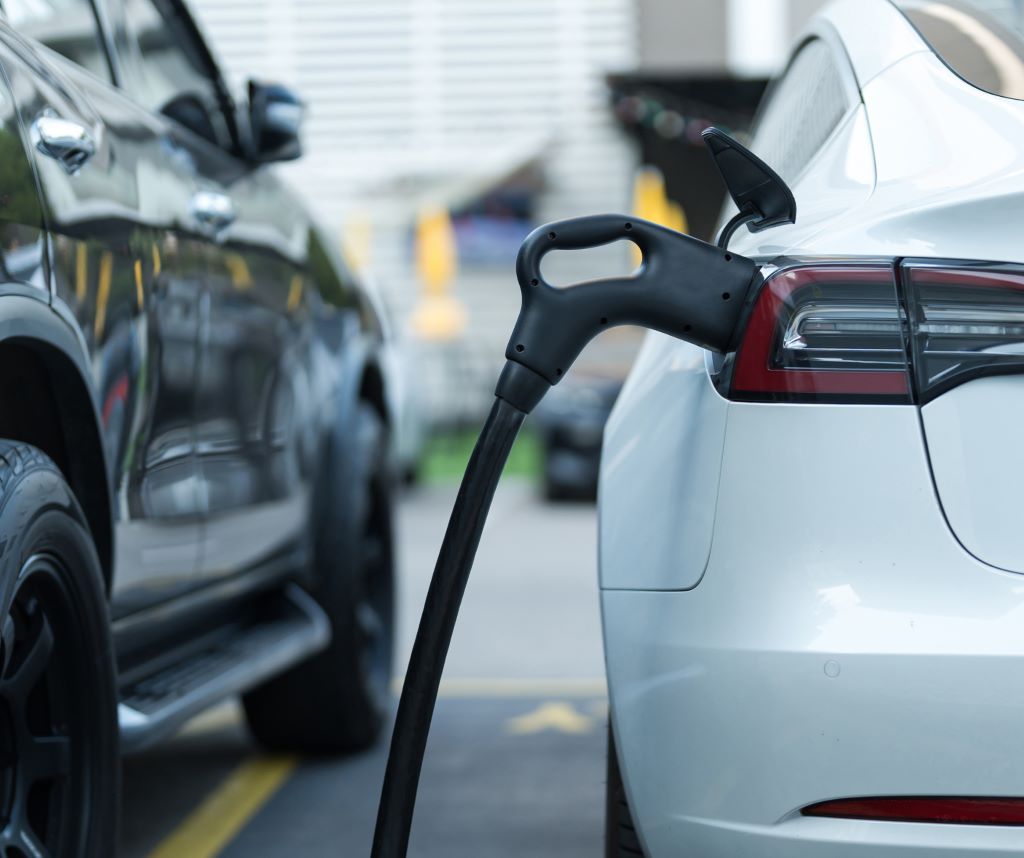 Integrated Power Electronics Drive Electric Vehicle Costs Down - Autos ...